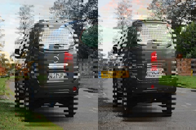 Nissan Pathfinder Van (2010 – 2015) Review | Honest John